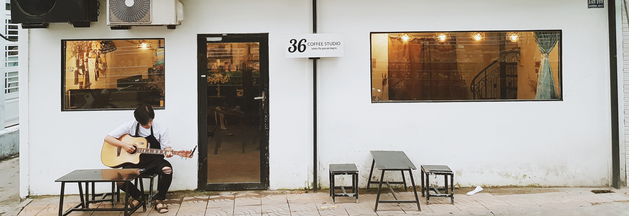 36 Coffee Studio và không gian tinh tế của sắc màu tương phản
