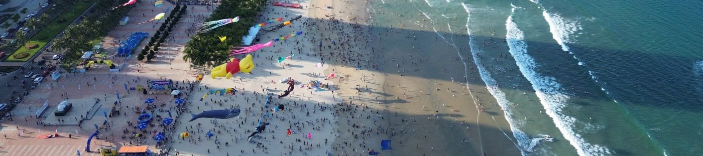 Biển Phạm Văn Đồng điểm hẹn xanh giữa lòng Đà Nẵng