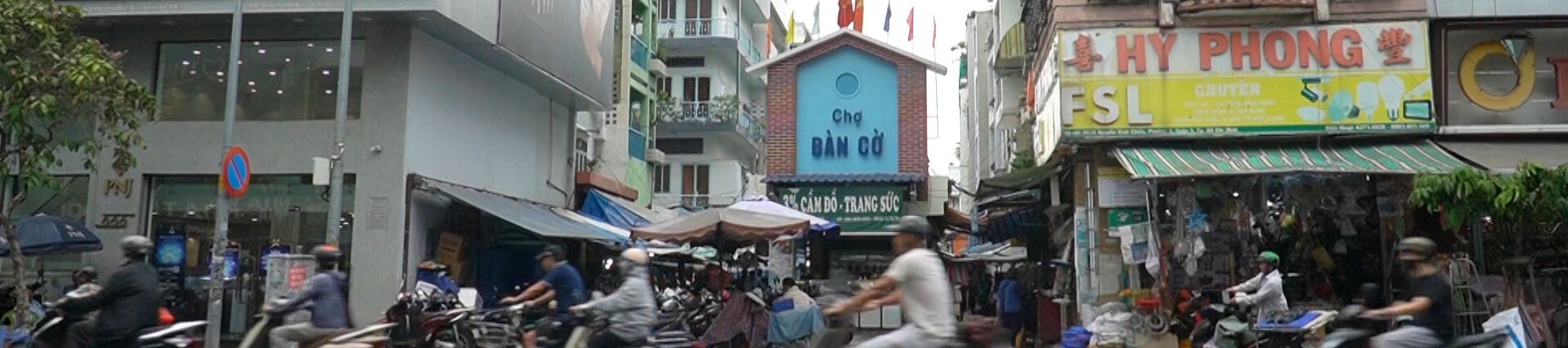 Chợ Bàn Cờ, thiên đường dành cho những tín đồ mê hàng secondhand