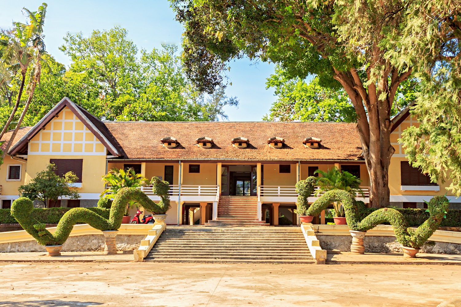 Đến Biệt điện Bảo Đại, làm ngay 'pô' ảnh đẹp ngất ngây