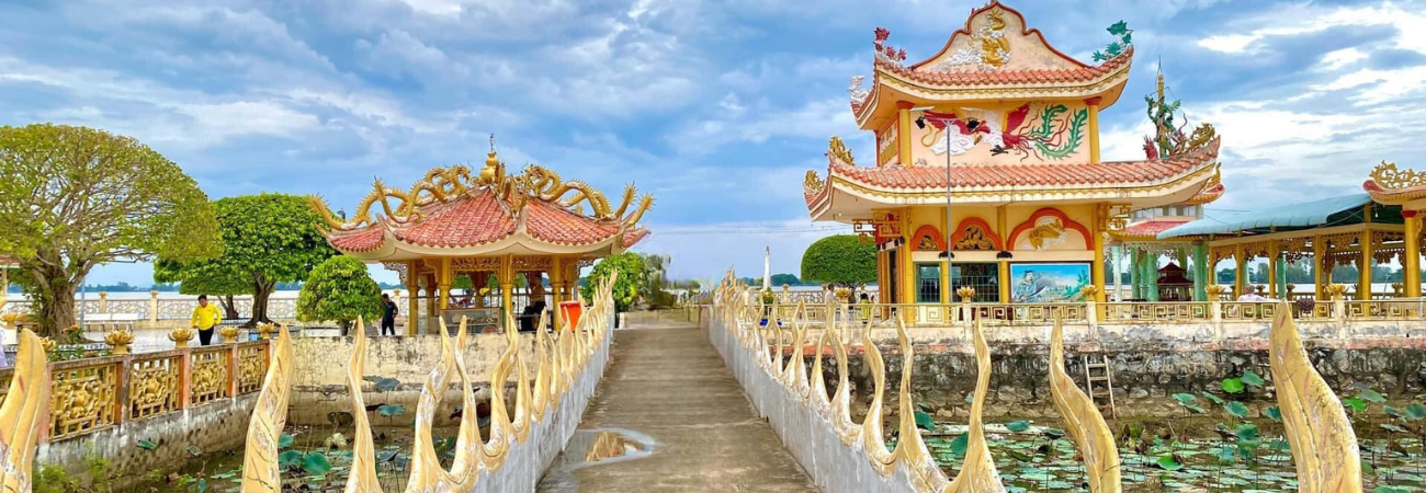 Dinh Đức Cố, điểm đến tâm linh sở hữu kiến trúc đầy ấn tượng