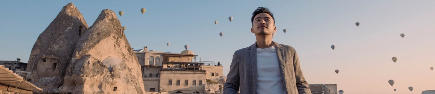 Lý Thành Cơ, nam travel blogger đi để tuổi trẻ thêm dài