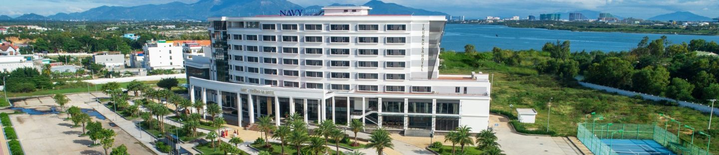 Review 8 khách sạn Cam Ranh đẹp, tiện nghi, hiện đại