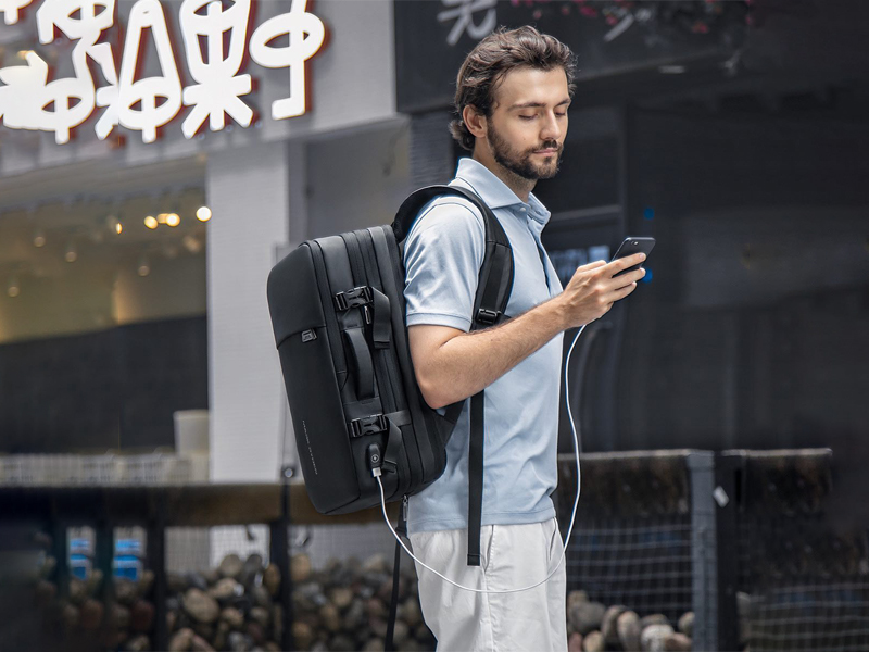 Balo hộp là gì? Top 10 mẫu balo dáng hộp đáng mua nhất hiện nay